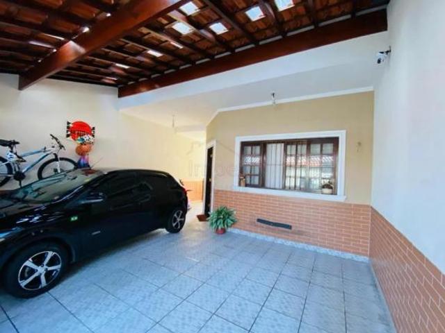 Sobrado com 3 dormitórios à venda, 232 m² por R$ 650.000,00 Jardim Santo Onofre São José dos Cam