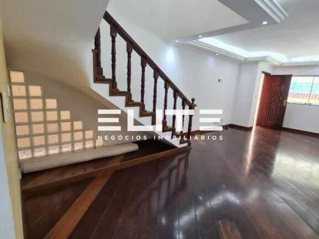 Sobrado com 3 dormitórios à venda, 246 m² por R$ 950.000,00 Vila Pires Santo André/SP