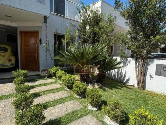 Sobrado com 3 dormitórios à venda, 247 m² por R$ 870.000,00 Condomínio Village do Sol Pindamonha