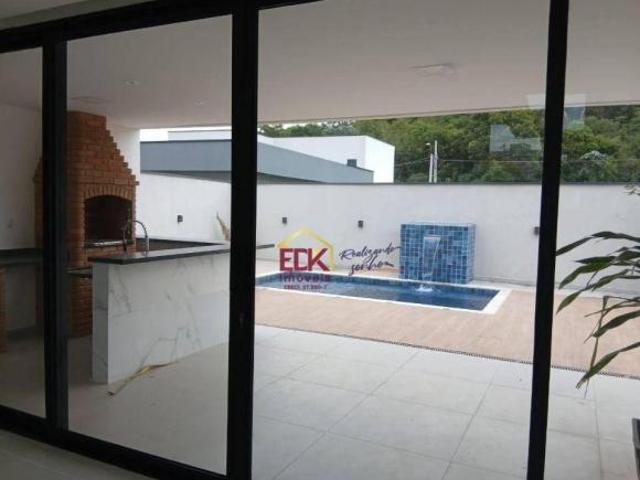 Sobrado com 3 dormitórios à venda, 248 m² por R$ 1.380.000,00 Itapecerica Taubaté/SP