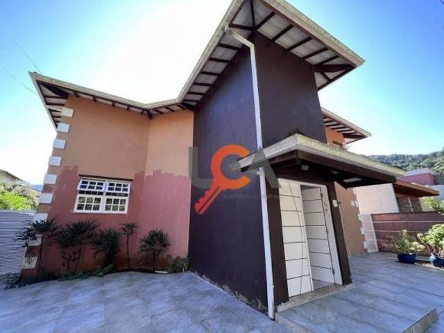 Sobrado com 3 dormitórios à venda, 240 m² por R$ 1.350.000,00 Martim de Sá Caraguatatuba/SP