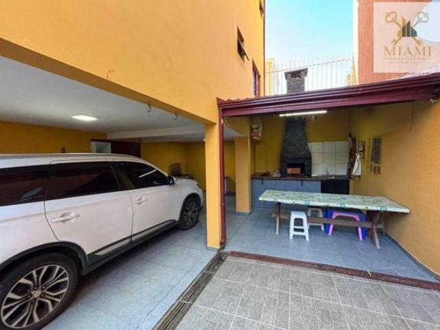 Sobrado com 3 dormitórios à venda, 240 m² por R$ 990.000,00 Cajuru Curitiba/PR