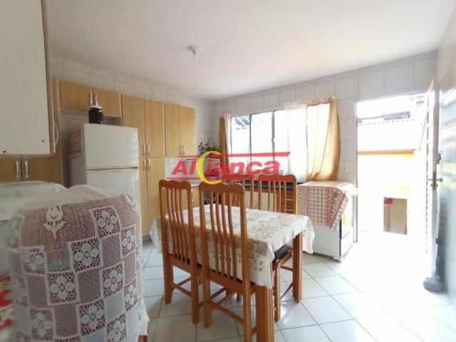 Sobrado com 3 dormitórios à venda, 250 m² SO0983