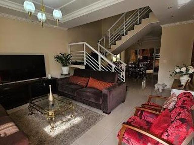 Sobrado com 3 dormitórios à venda, 250 m² por R$ 1.450.000,00 Condomínio Villa dos Inglezes Soro