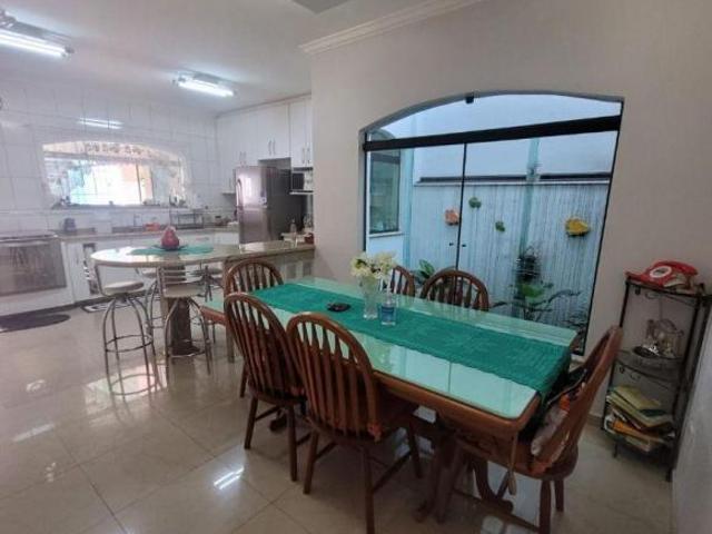 Sobrado com 3 dormitórios à venda, 252 m² por R$ 742.000,00 Vila Guaraciaba Santo André/SP