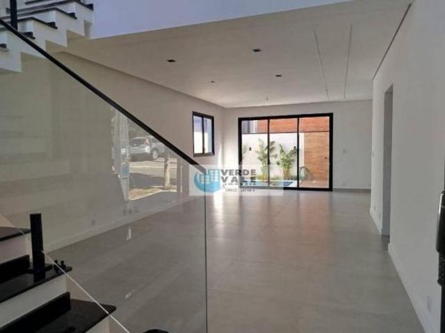 Sobrado com 3 dormitórios à venda, 268 m² por R$ 1.850. Bairro da Floresta São José dos Campos/S
