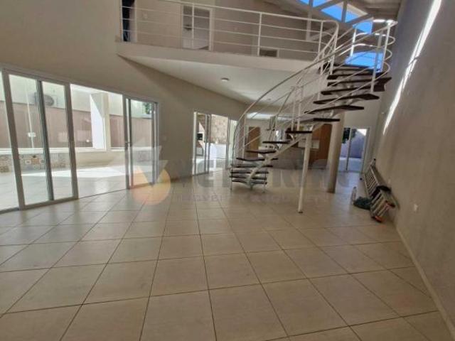 Sobrado com 3 dormitórios à venda, 279 m² por R$ 1.800.000,00 São Francisco da Praia São Sebasti