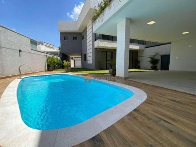 Sobrado com 3 dormitórios à venda, 270 m² por R$ 1.699.000,00 Iguaçu Araucária/PR