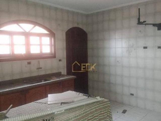 Sobrado com 3 dormitórios à venda, 270 m² por R$ 424.000 Vila Guarará Santo André/SP