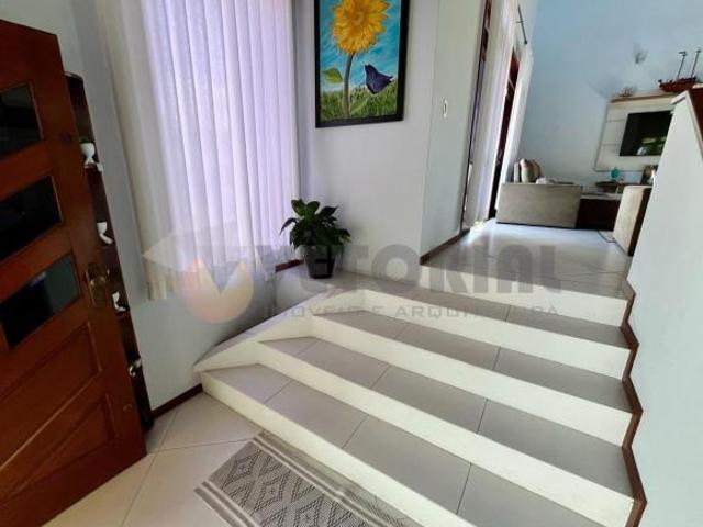 Sobrado com 3 dormitórios à venda, 272 m² por R$ 1.600.000,00 Indaiá Caraguatatuba/SP