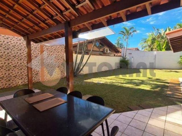 Sobrado com 3 dormitórios à venda, 273 m² por R$ 1.300.000 Jardim Capricórnio Caraguatatuba/SP