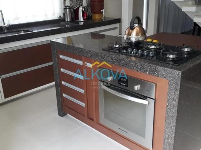 Sobrado com 3 dormitórios à venda, 280 m² por R$ 1.485.000,00 Condomínio Residencial Mantiqueira