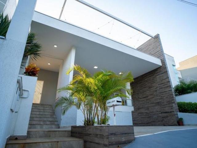 Sobrado com 3 dormitórios à venda, 280 m² por R$ 1.990.000 Condomínio Resid.