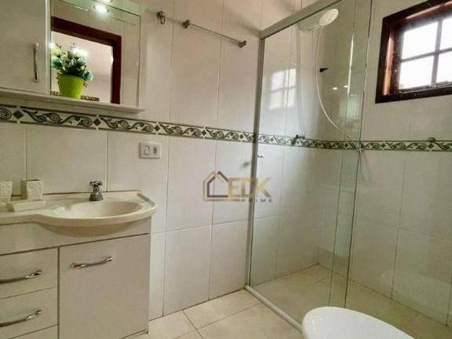 Sobrado com 3 dormitórios à venda, 283 m² por R$ 850.000 J Nova Suíça Campos do Jordão/SP