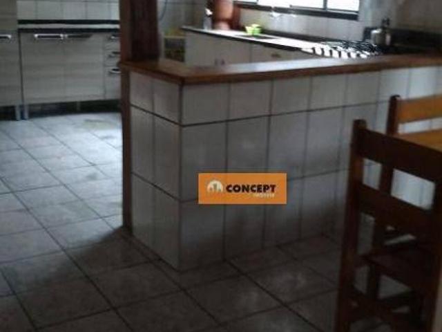 Sobrado com 3 dormitórios à venda, 299 m² por R$ 420.000,00 Vila Urupês Suzano/SP