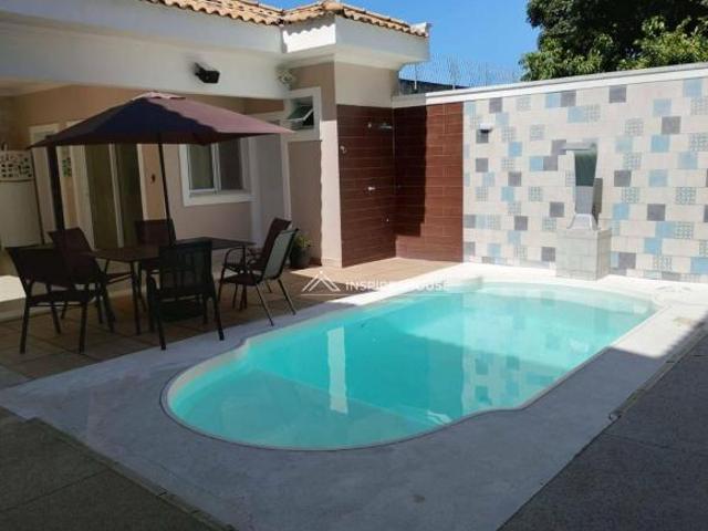 Sobrado com 3 dormitórios à venda, 306 m² por R$ 1.350.000,00 Piracangaguá Taubaté/SP