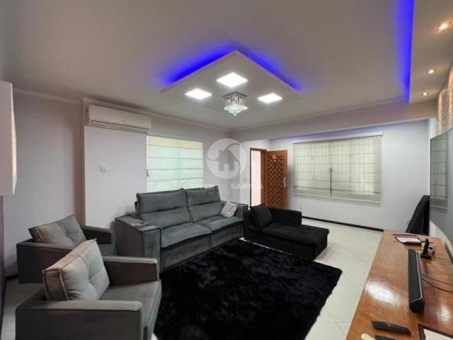Sobrado com 3 dormitórios à venda, 300 m² por R$ 2.230.000,00 Embaré Santos/SP
