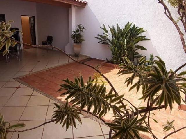 Sobrado com 3 dormitórios à venda, 320 m² por R$ 750.000,00 Jardim Califórnia Franca/SP
