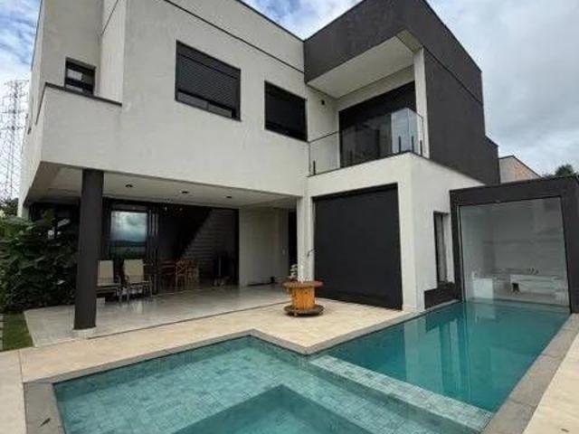 Sobrado com 3 dormitórios à venda, 323 m² por R$ 2.750.000,00 Condomínio Villa