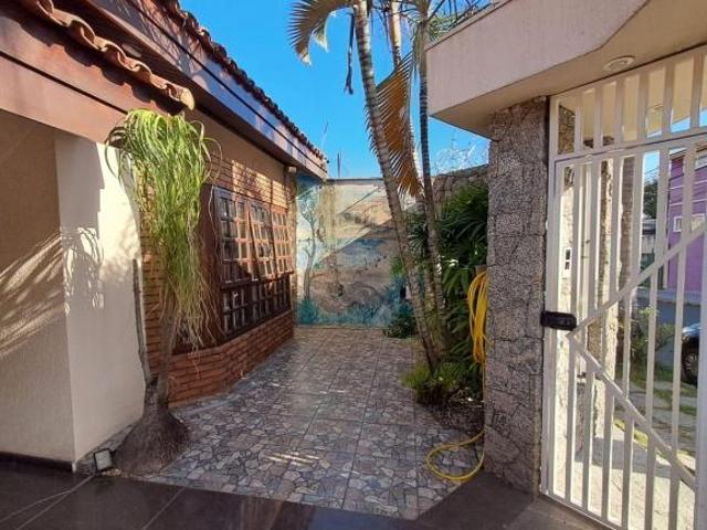 Sobrado com 3 dormitórios à venda, 330 m² por R$ 849.000,00 Vila Santana.