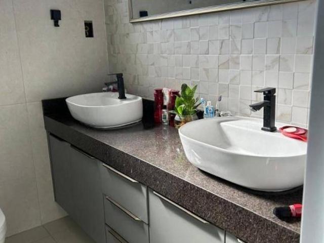 Sobrado com 3 dormitórios à venda, 356 m² por R$ 2.300.000,00 Jardim Maria Cândida Caçapava/SP