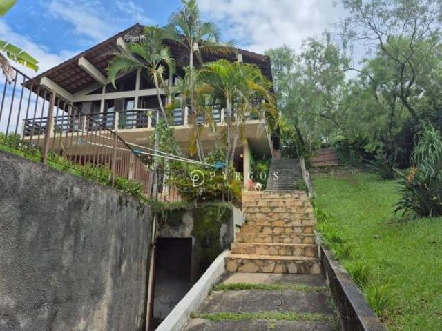 Sobrado com 3 dormitórios à venda, 362 m² por R$ 1.800.000,00 Condomínio Lagoinha Jacareí/SP