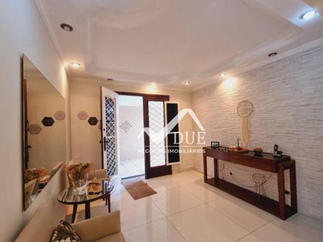 Sobrado com 3 dormitórios à venda, 375 m² por R$ 1.517.000,00 Macuco Santos/SP