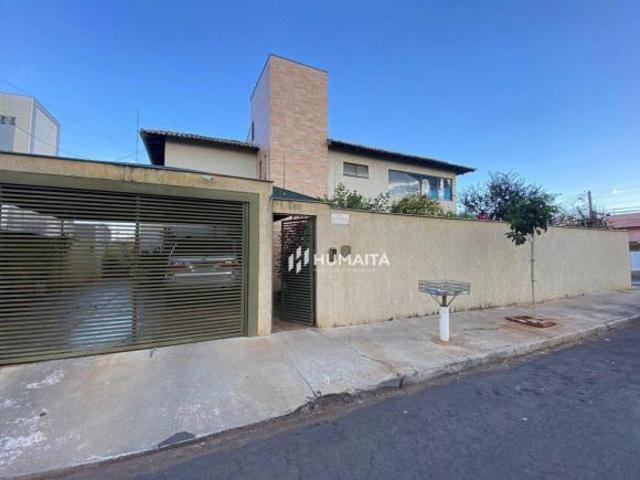 Sobrado com 3 dormitórios à venda, 400 m² por R$ 1.450.000,00 Jardim Roveri Londrina/PR