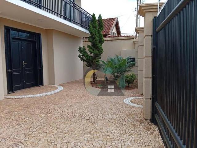 Sobrado com 3 dormitórios à venda, 415 m² por R$ 1.280.000,00 Centro Barretos/SP
