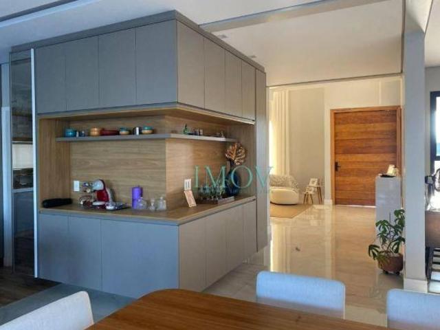 Sobrado com 3 dormitórios à venda, 411 m² por R$ 3.900.000,00 Condomínio Residencial Colinas do Pa