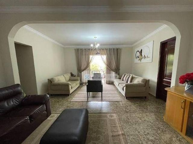 Sobrado com 3 dormitórios à venda, 485 m² por R$ 1.250.000,00 Chácaras Pietraróia Londrina/PR