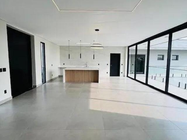 Sobrado com 3 dormitórios à venda, 576 m² por R$ 3.600.000,00 Condomínio Villa