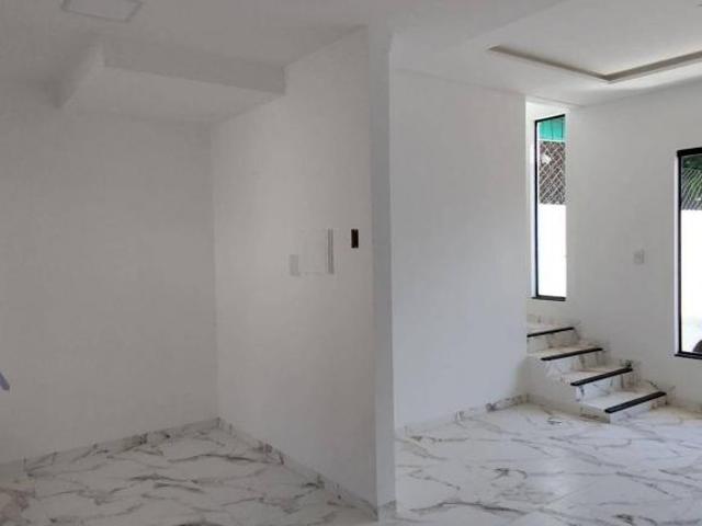 Sobrado com 3 dormitórios à venda, 70 m² por R$ 420.000,00 Alvorada Cascavel/PR