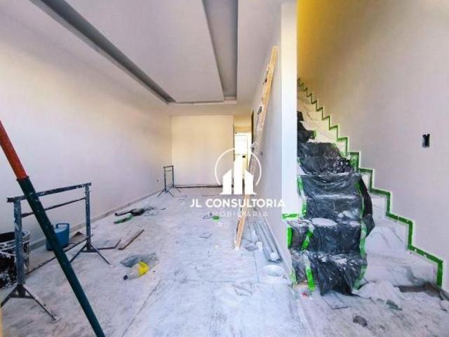Sobrado com 3 dormitórios à venda, 83 m² por R$ 470.000 Sítio Cercado Curitiba/PR