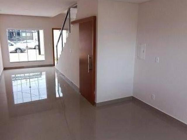 Sobrado com 3 dormitórios à venda, 91 m² por R$ 410.000,00 Florais do Parana Cascavel/PR