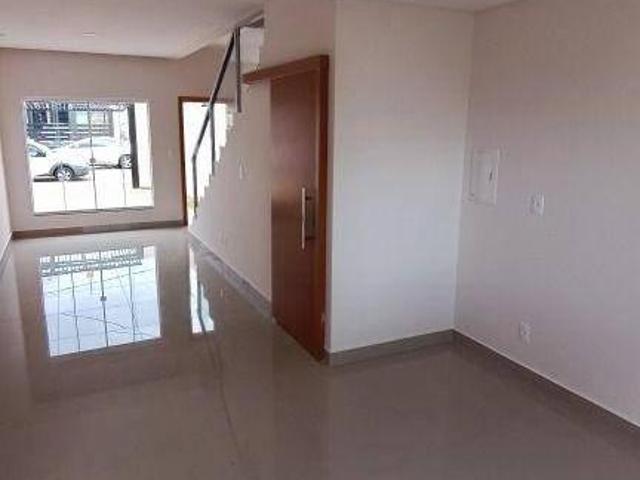 Sobrado com 3 dormitórios à venda, 91 m² por R$ 410.000,00 Florais do Parana Cascavel/PR