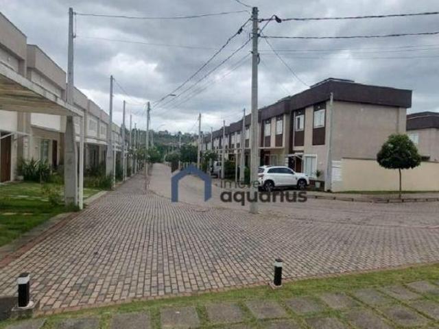 Sobrado com 3 dormitórios à venda, 91 m² por R$ 490.000 Piracangaguá Taubaté/SP