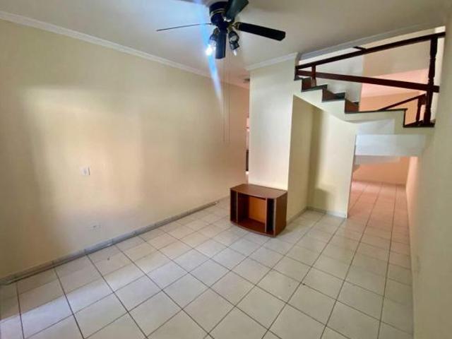 Sobrado com 3 dormitórios à venda, 97 m² por R$ 690.000,00 Jardim Califórnia Jacareí/SP
