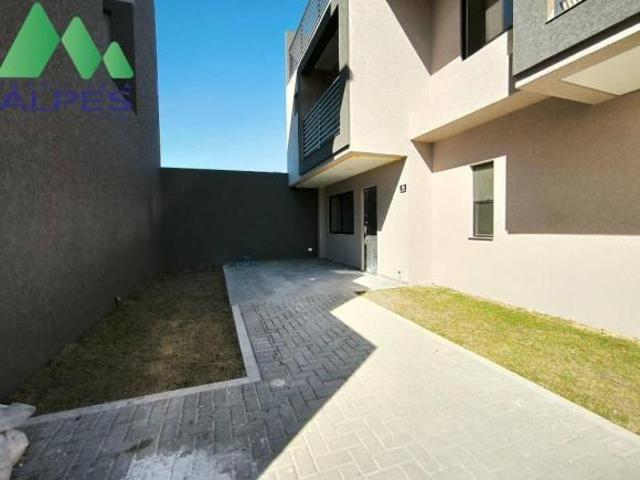 Sobrado com 3 dormitórios à venda, 99 m² por R$ 635.000,00 Pinheirinho Curitiba/PR