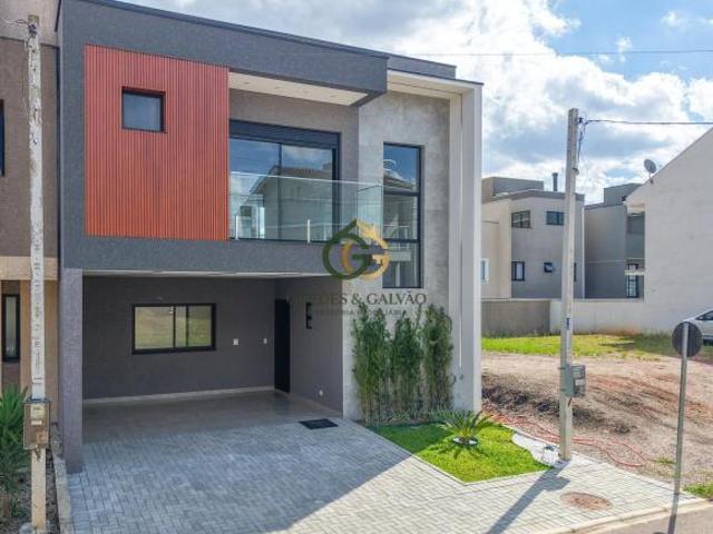 Sobrado com 3 dormitórios à venda com 144m² no Res