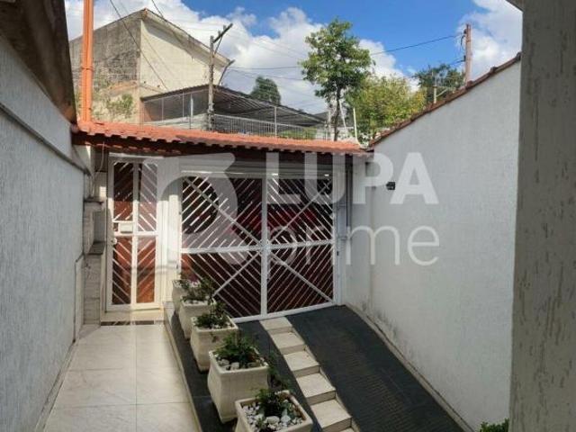 Sobrado com 3 dormitórios á venda no Parque Casa de Pedra
