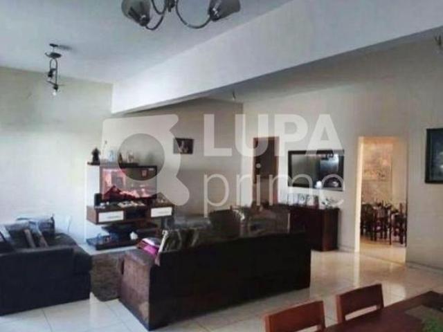 Sobrado com 3 dormitórios à venda na Vila Isolina Mazzei