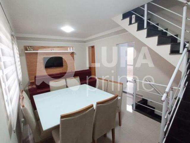 Sobrado com 3 dormitórios à venda na Vila Nova Mazzei!