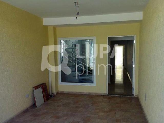 Sobrado com 3 dormitórios à venda na Vila Romero!
