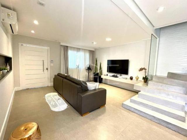 Sobrado com 3 dormitórios à venda por R$ 2.000.000,00 Marapé Santos/SP