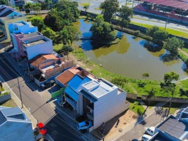 SOBRADO com 3 dormitórios à venda por R$ 650.000,00 no bairro Tatuquara CURIT