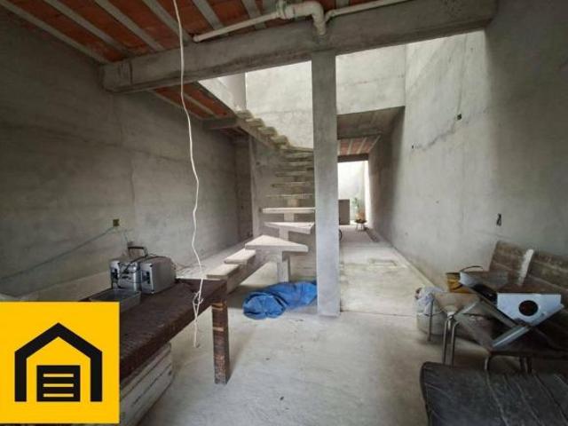 Sobrado com 3 dormitórios à venda por R$ 750.000 Vila Dirce Mauá/SP