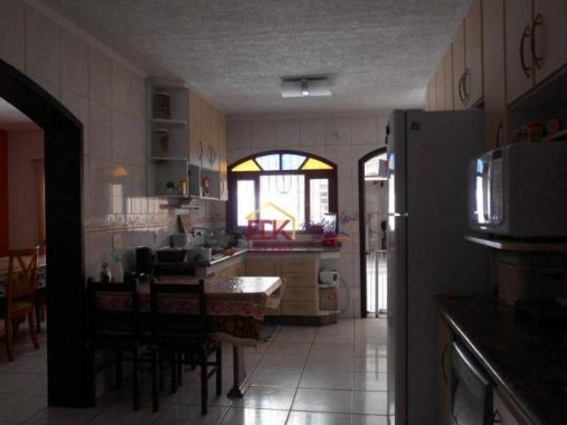 Sobrado com 3 dormitórios à venda por R$ 780.000 Vila Jaboticabeira Taubaté/SP