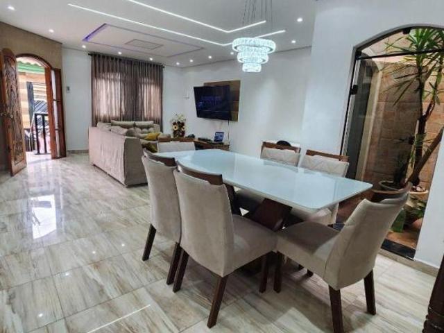 Sobrado com 3 dormitórios à venda por R$ 790.000,00 Jardim Rina Santo André/SP