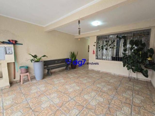 Sobrado com 3 dormitórios à venda. Venha conhecer!